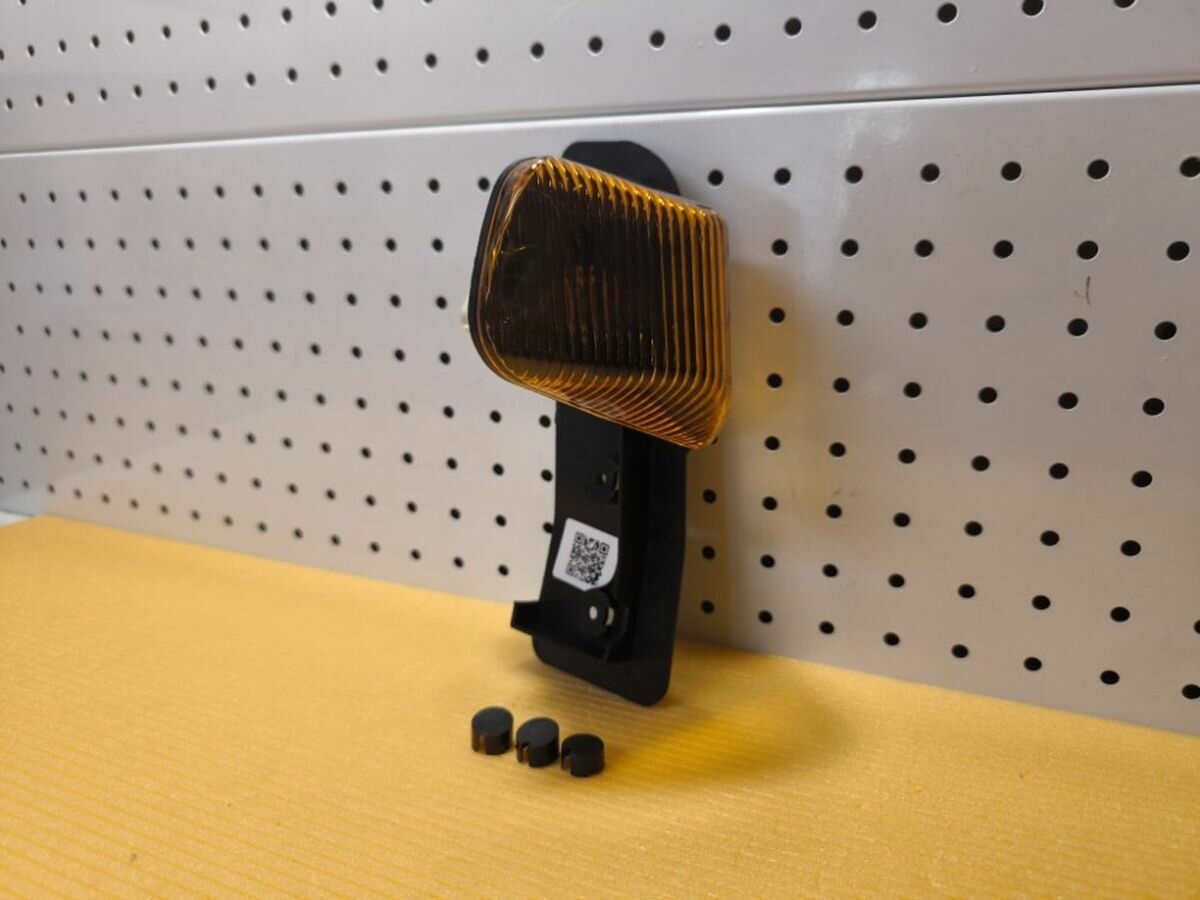 Фонарь поворота левый Iveco Stralis