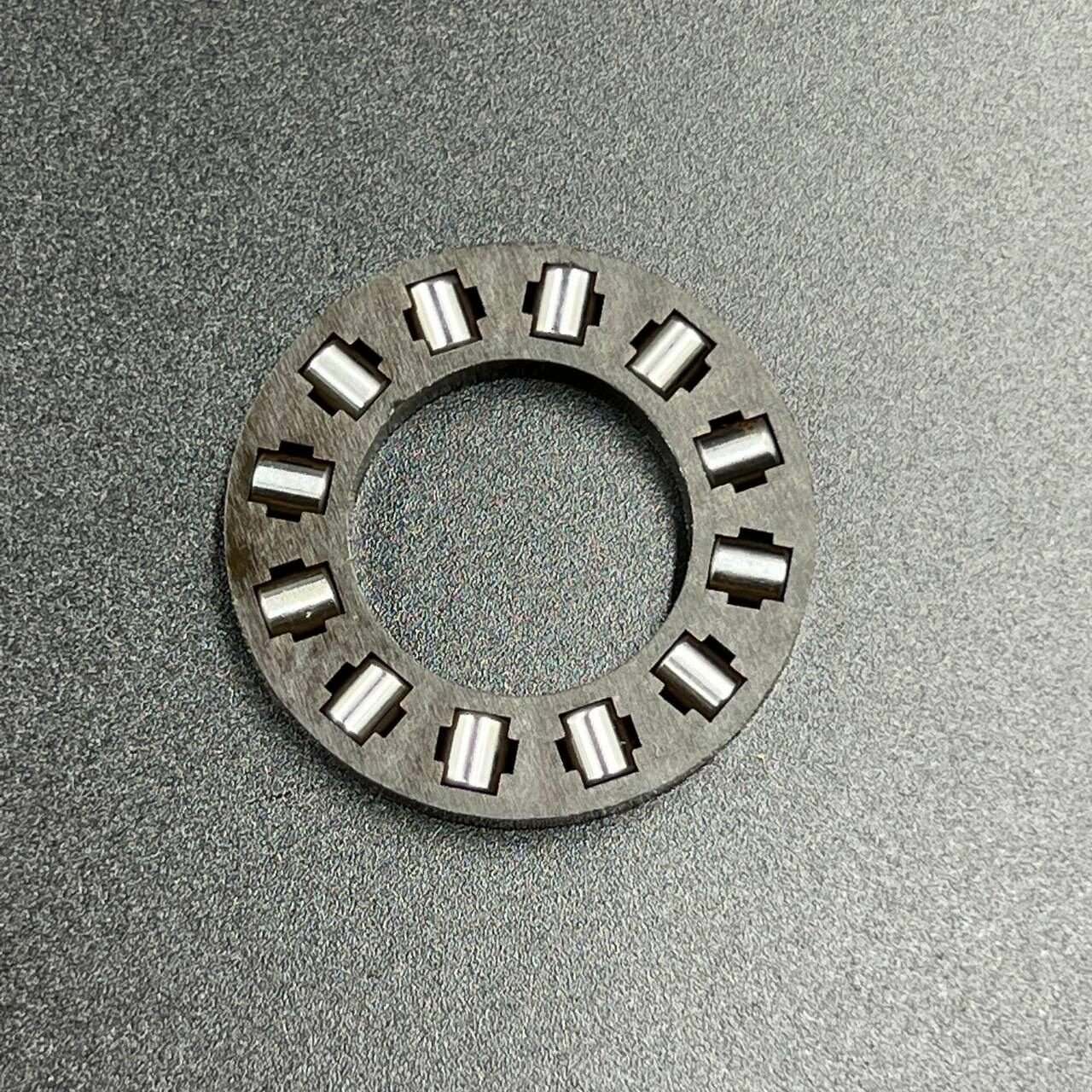 Подшипник роликовый Suzuki DT9.9-15, DF9.9-15, DF8-20(A) (20x35x4.5) (Kacawa)
