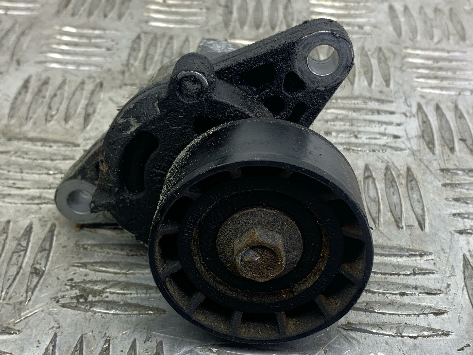 Натяжитель ремня генератора Renault Scenic 1 рест. 2002