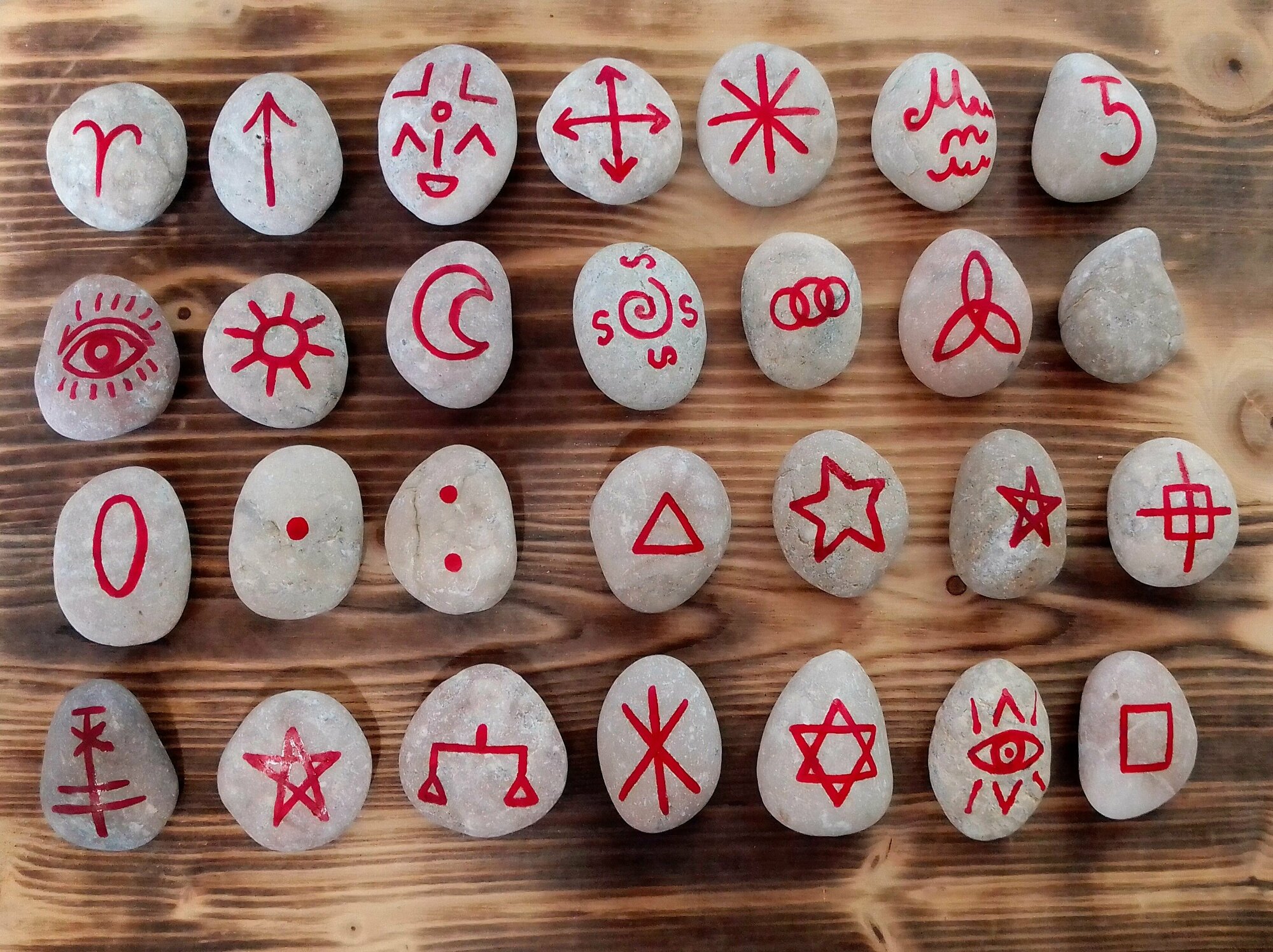 Ведьмины руны 28 шт. на камне (мрамор)