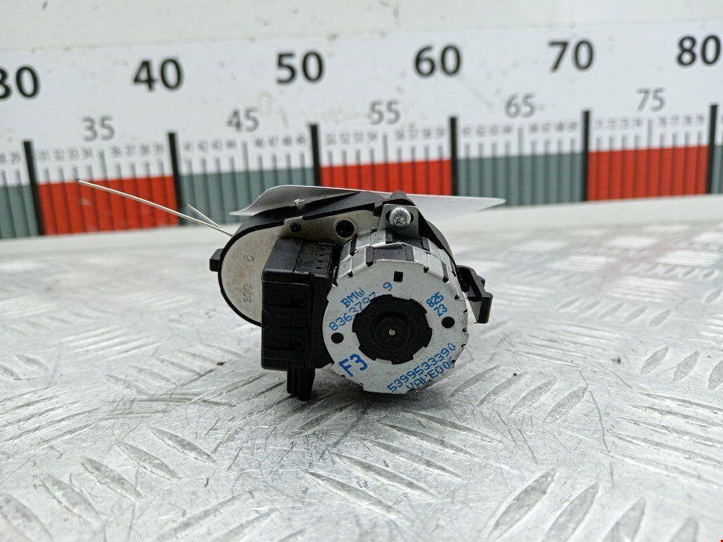 Сервопривод (электропривод моторчик привода) заслонки печки BMW 5-Series (E39) 64116935440 арт. 2068288