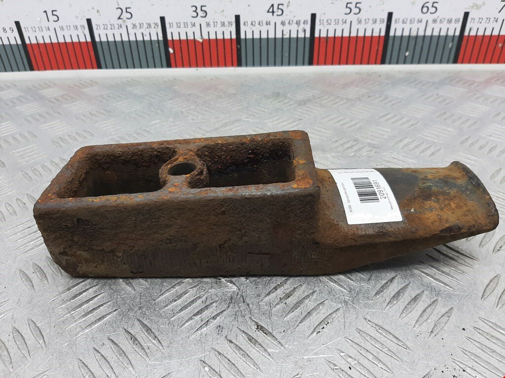 Кронштейн рессоры (стремянка башмак и прочие) Mercedes Atego 1 A9702682478 арт. 2091691