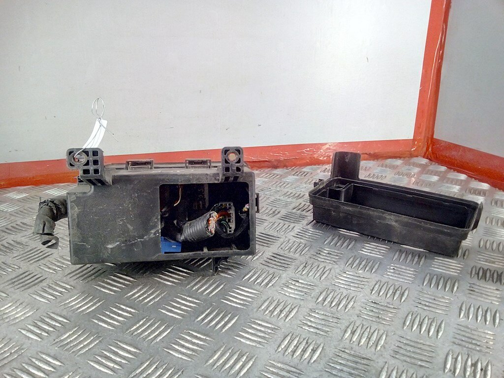 Блок предохранителей Chevrolet Lacetti 96842168 арт. 479931