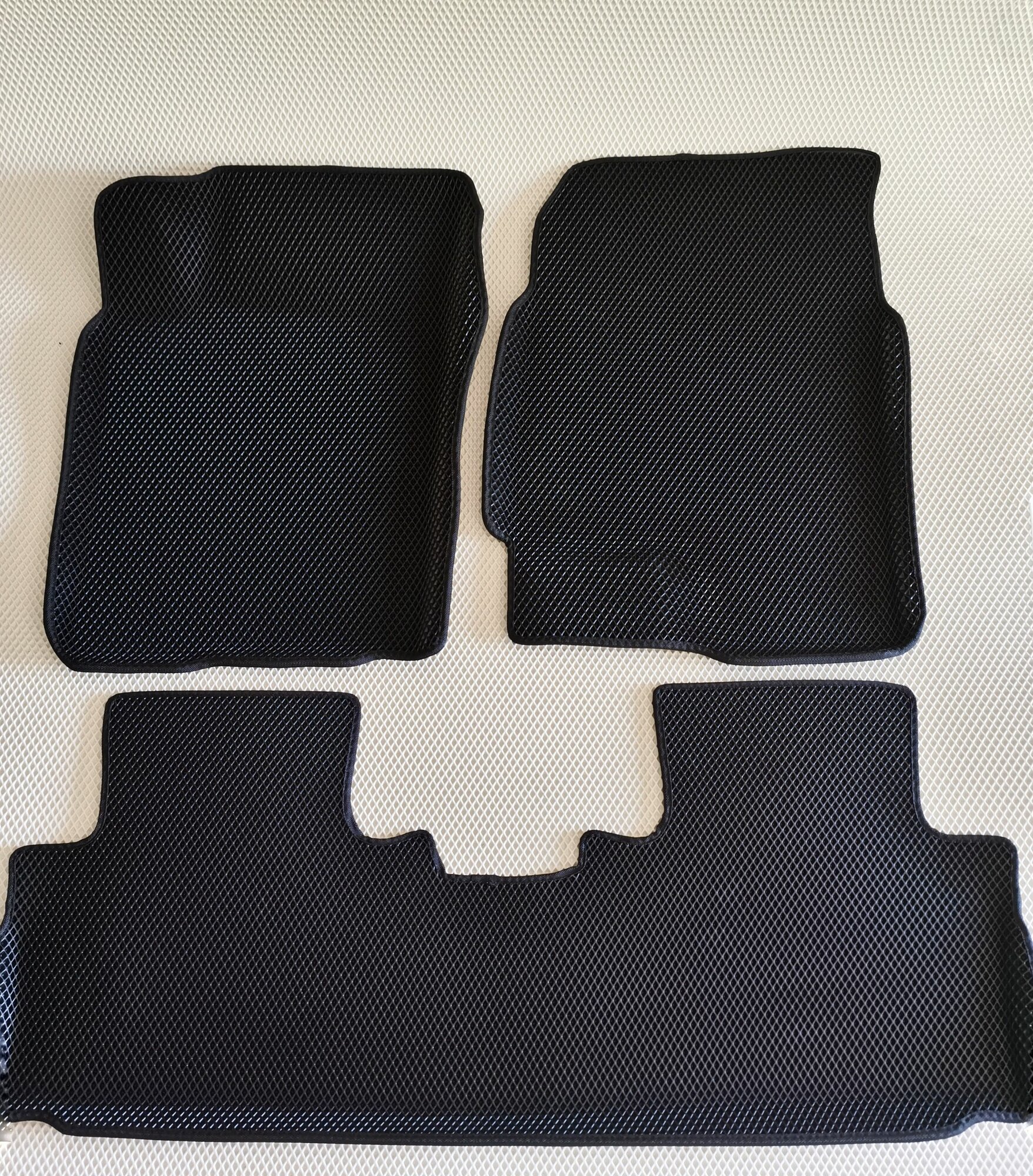 Автомобильные коврики с бортами ева в салон HAVAL M6