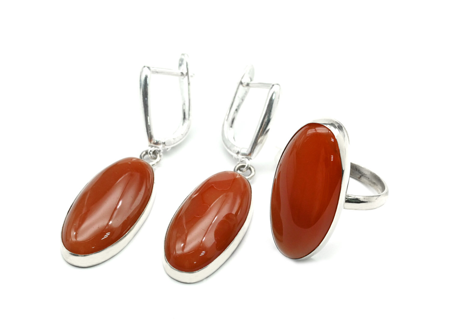 Комплект бижутерии: серьги, кольцо, сердолик