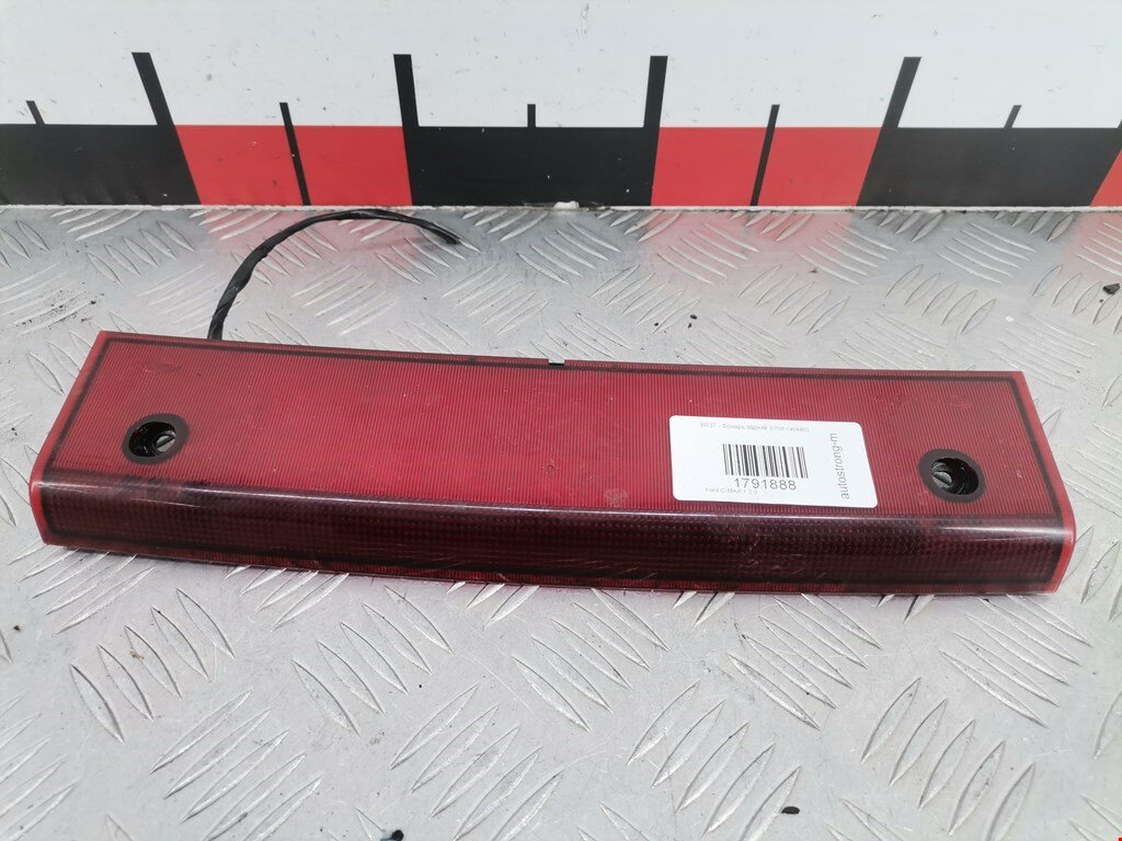 Фонарь дополнительный тормозной (стоп-сигнал) Ford C-MAX 1 3M5113A613AA арт. 1791888