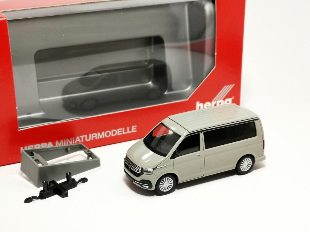 096805-002 Модель автомобиля VW T6.1 H0 1/87