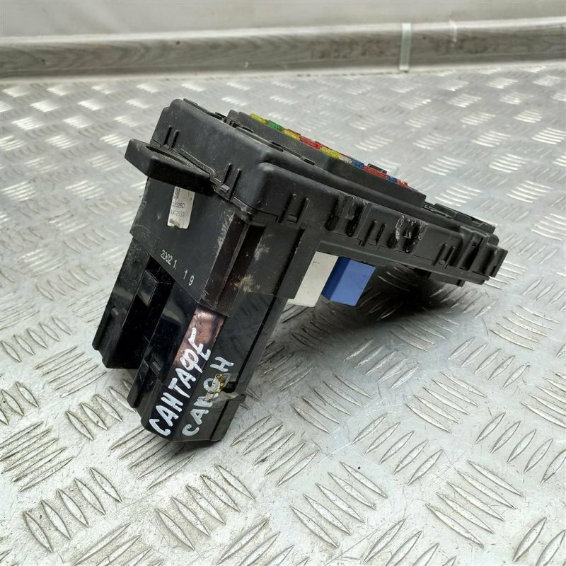 Б/У Блок предохранителей Hyundai Santa Fe 1 SM / Хендай Санта Фе 1 SM 2.4 G4JS 136Л.С. 2002