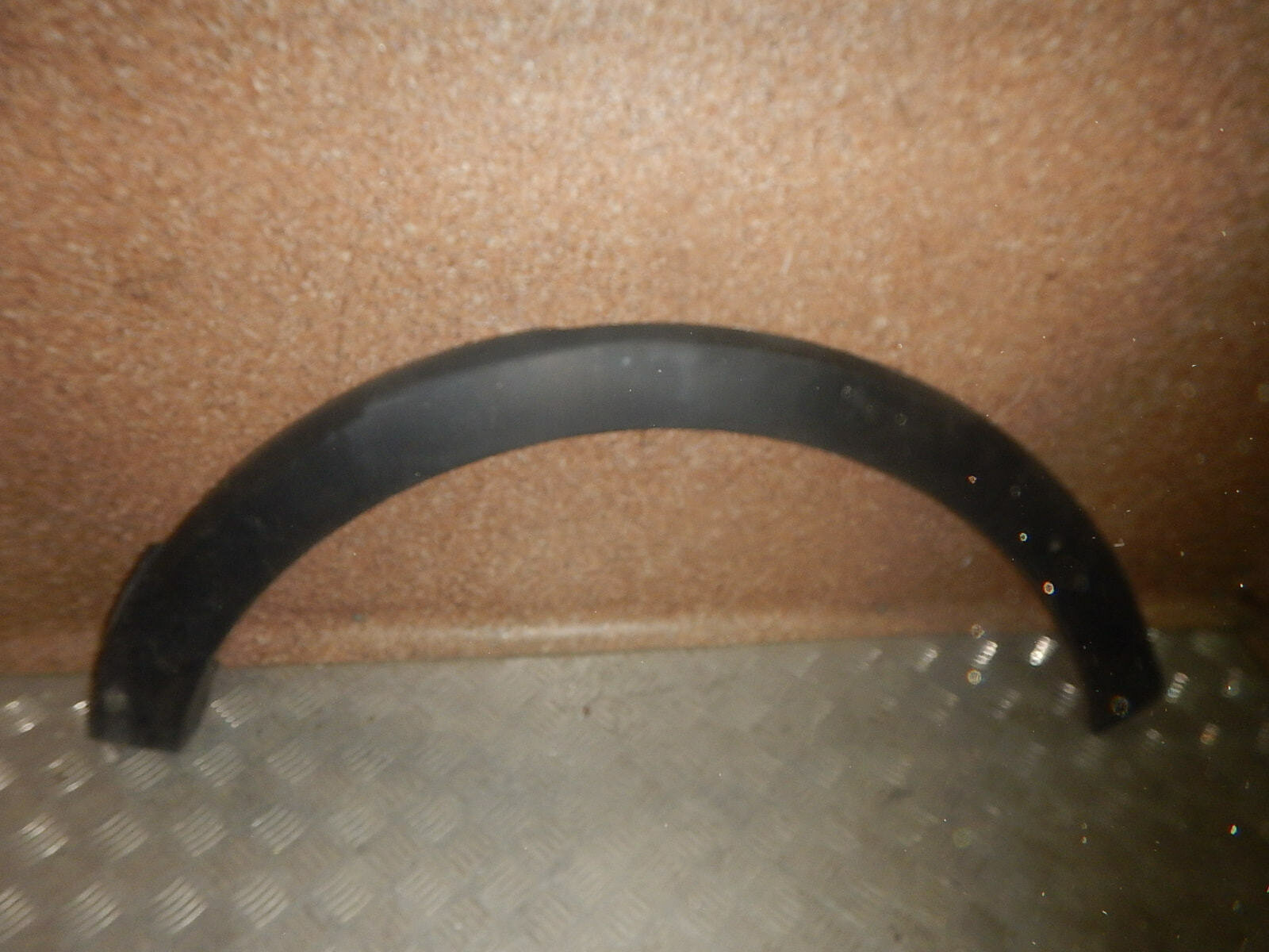 Б/У Накладка крыла заднего левого, Renault (Рено)-KAPTUR (16-) RENAULT KAPTUR (16-) Царапины,без кронштейна. 278770 RENA...