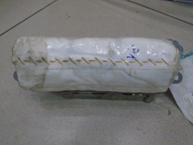 Подушка безопасности пассажирская в торпедо от Ford Focus 1 1998-2005