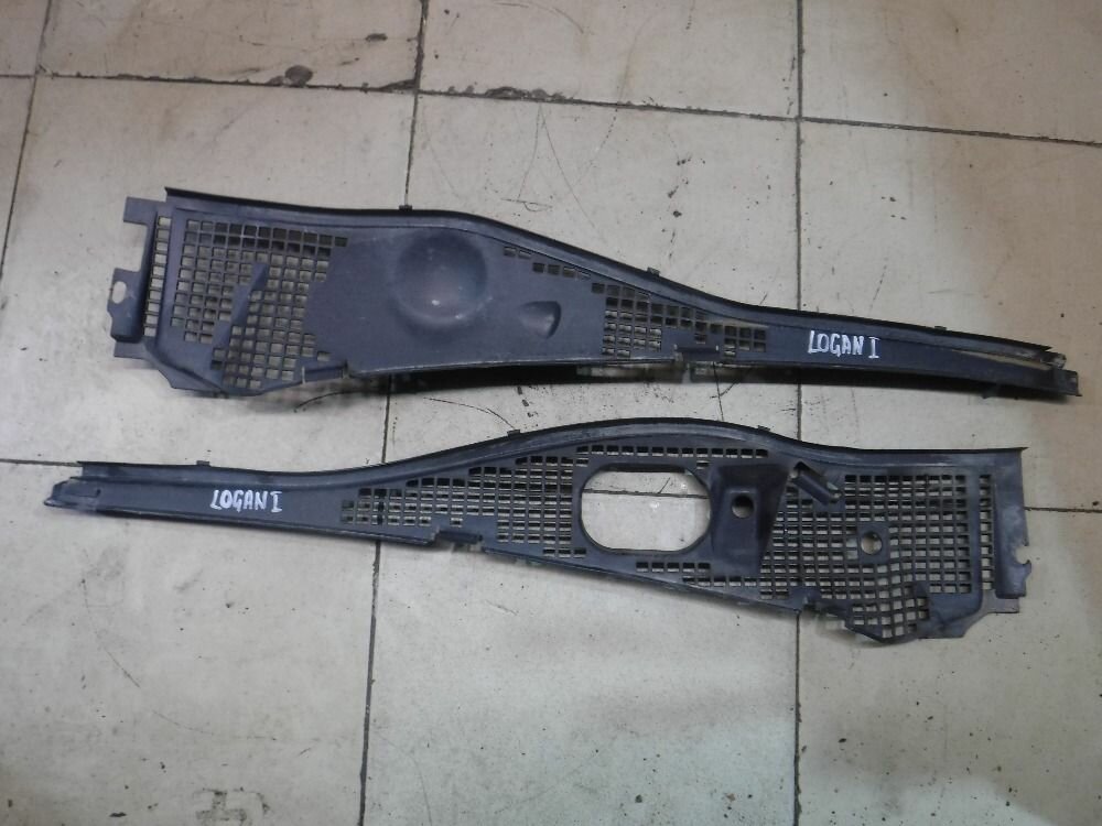 Решетка стеклоочистителей (жабо) Renault Logan I