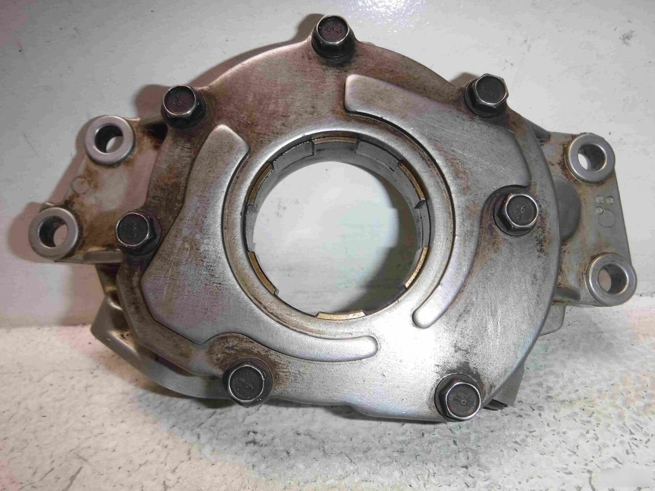 Насос масляный Cadillac Escalade GMT800 (2001—2006) 12556436