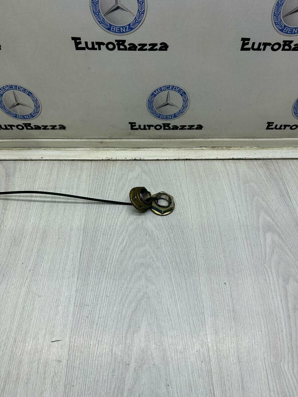 Гайка полуоси Mercedes W639 A2103530572