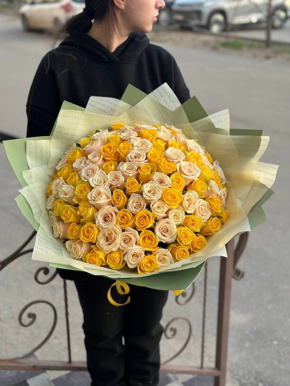 Монобукет Liana Flowers "Роза", 101 цветок, высота 50см, Россия