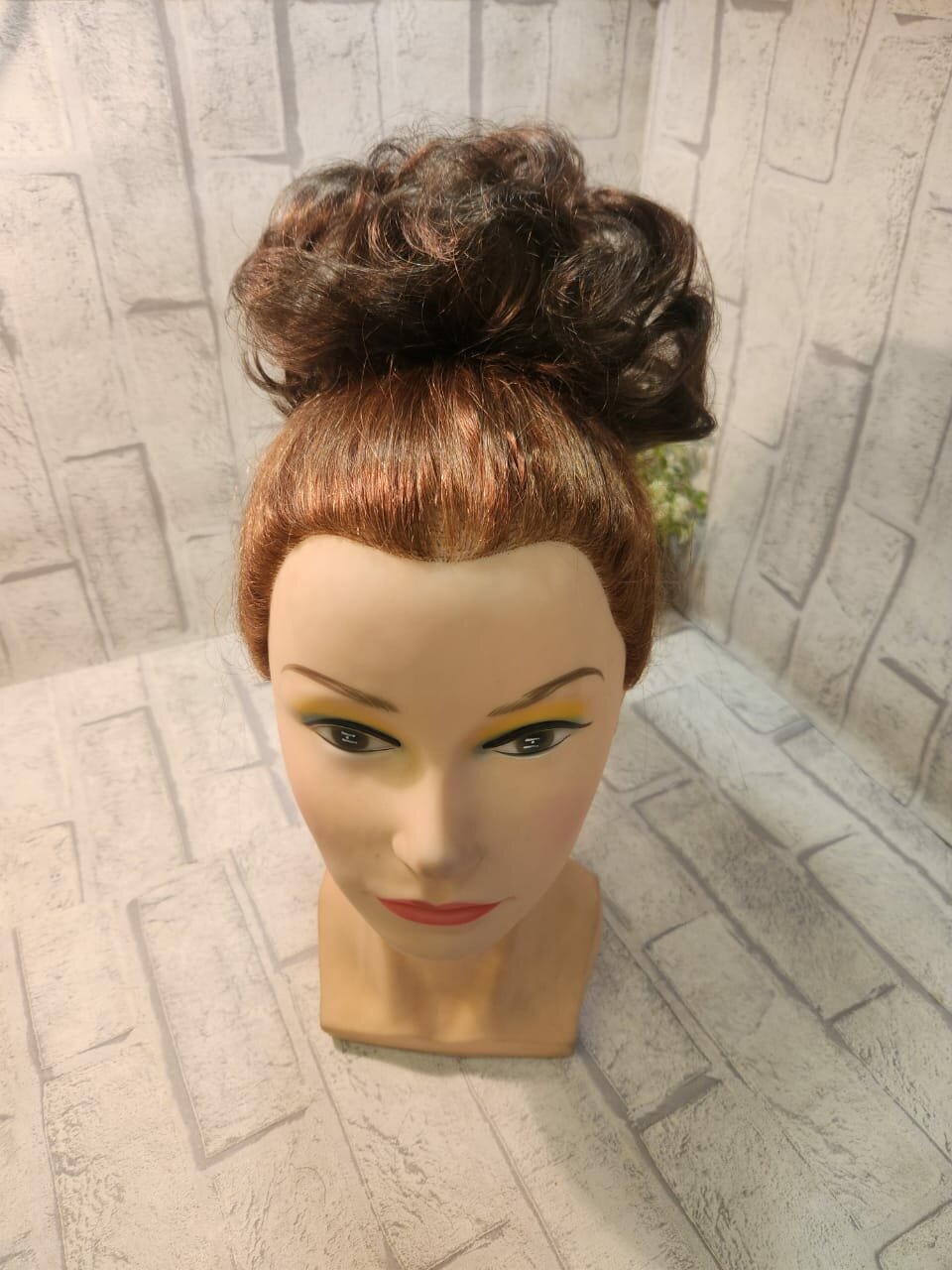 Шиньон на крабе, имеет кудрявые волосы, сделаны из премиальных материалов, искусственные волосы, цвет Светло-коричневый