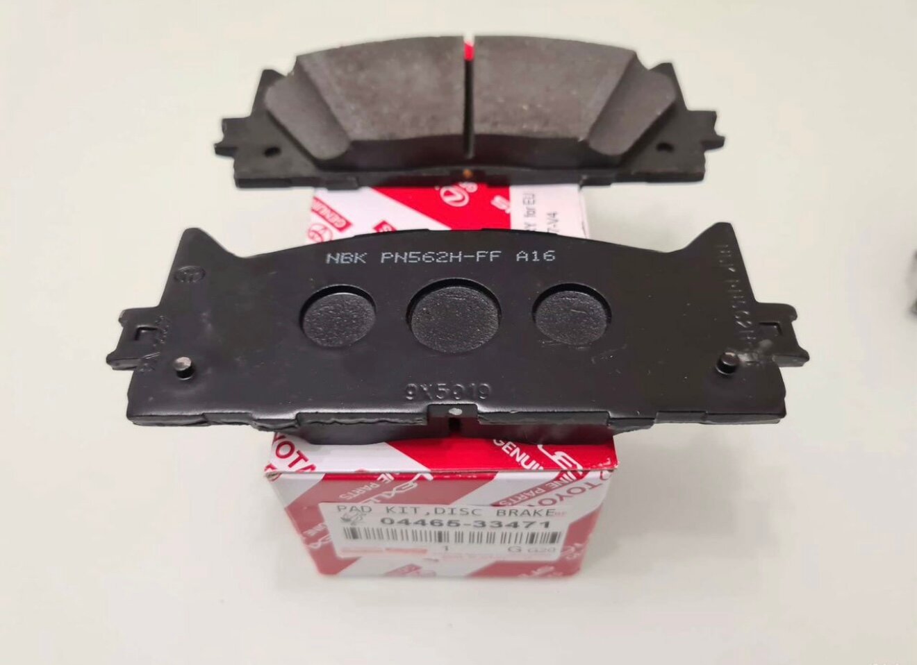 Колодки тормозные передние Toyota Camry V40/ V50