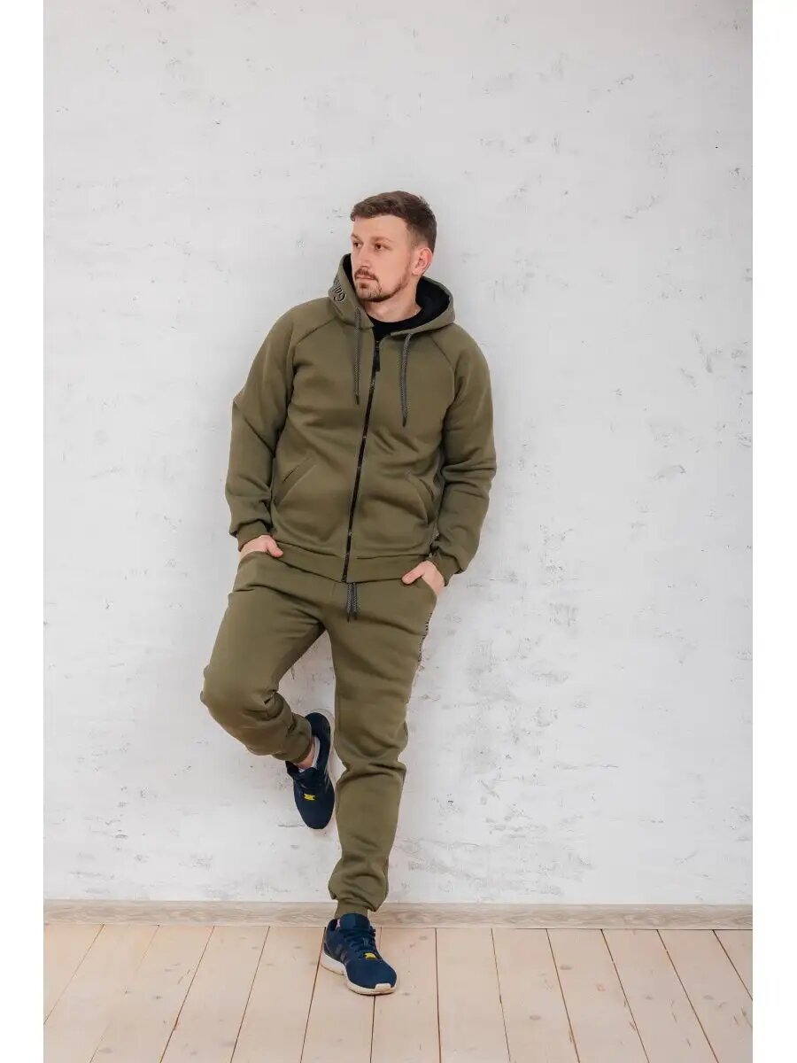 Костюм спортивный