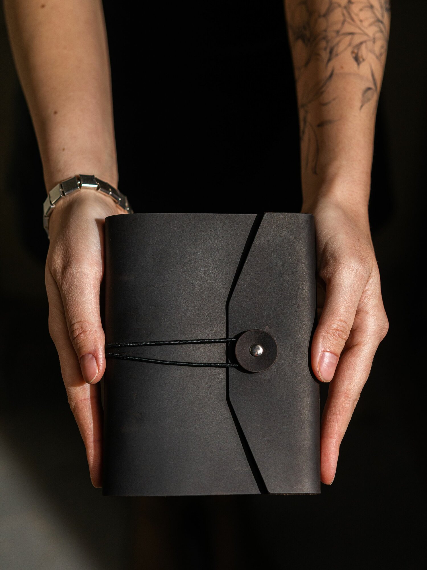 Ежедневник недатированный А6 из натуральной кожи на кольцах со сменными блоками/Карманный кожаный ежедневник