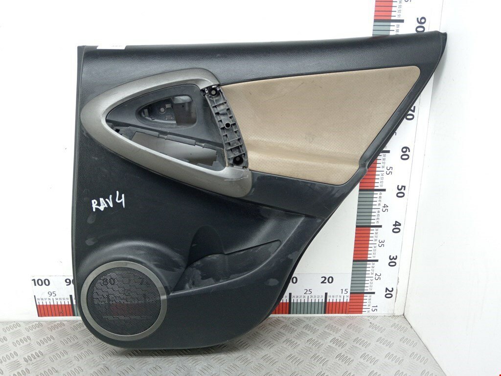 Обшивка (карта) двери задней правой Toyota Rav4 3 арт. 2254936