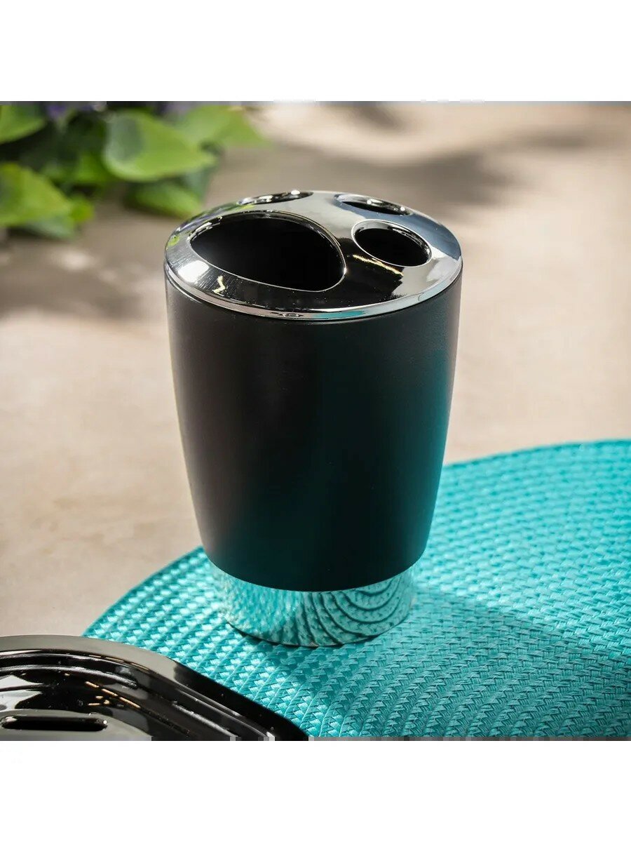 Стакан для зубных щеток пластиковый черный Y4-6502, круглый, матовый, современный стиль