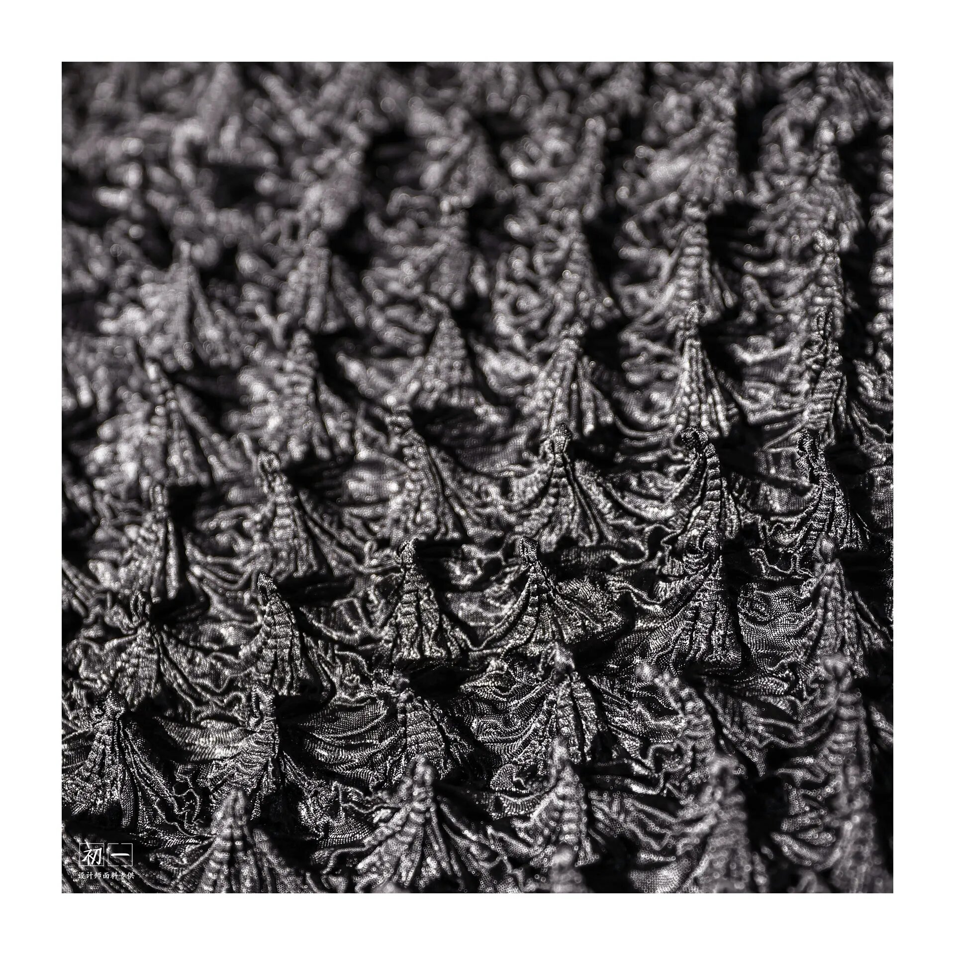 Темно-черная плиссированная ткань из полиэстера для рукоделия A 72x100cm