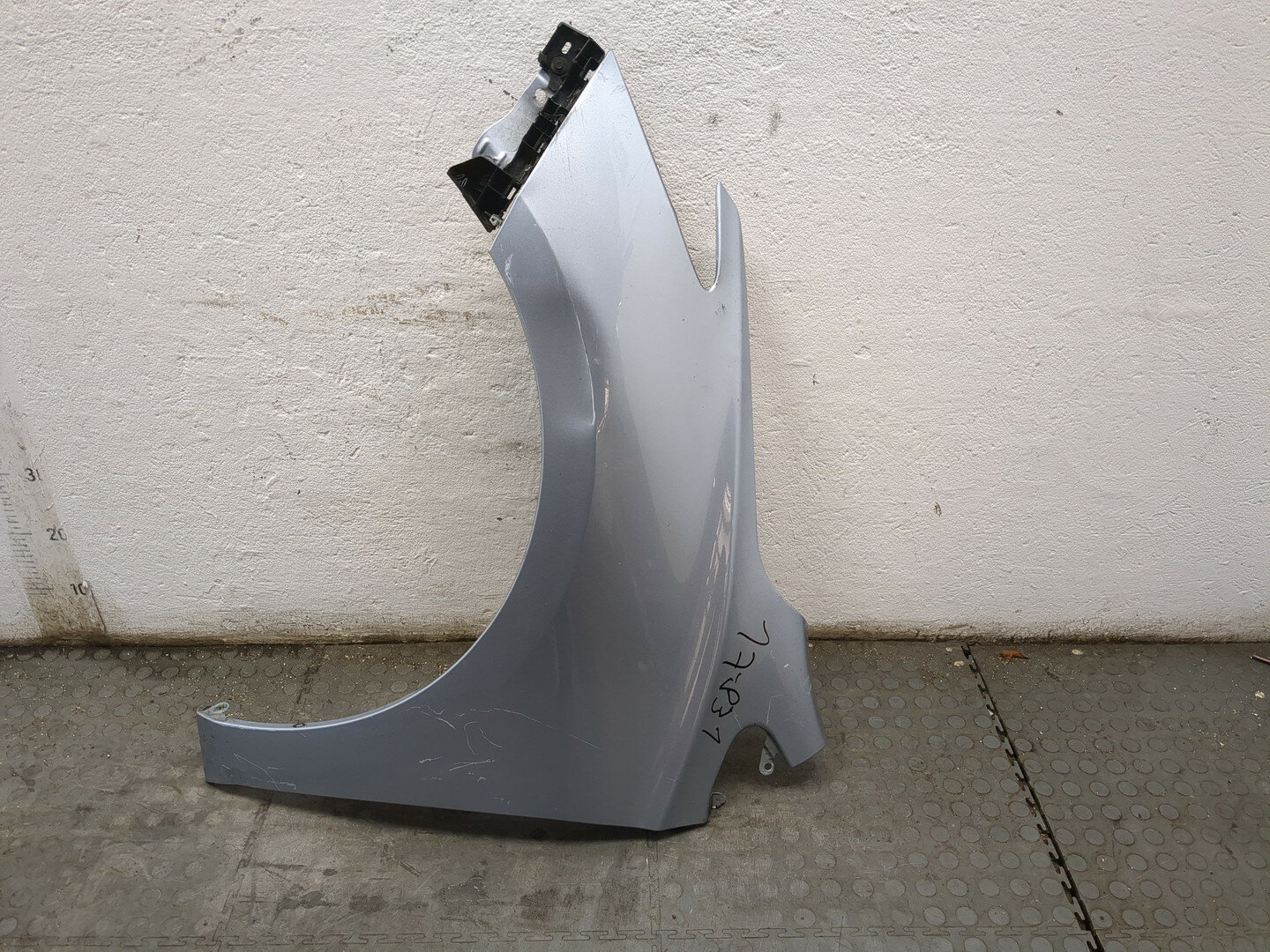 Крыло левое переднее Chevrolet Cruze Б/У