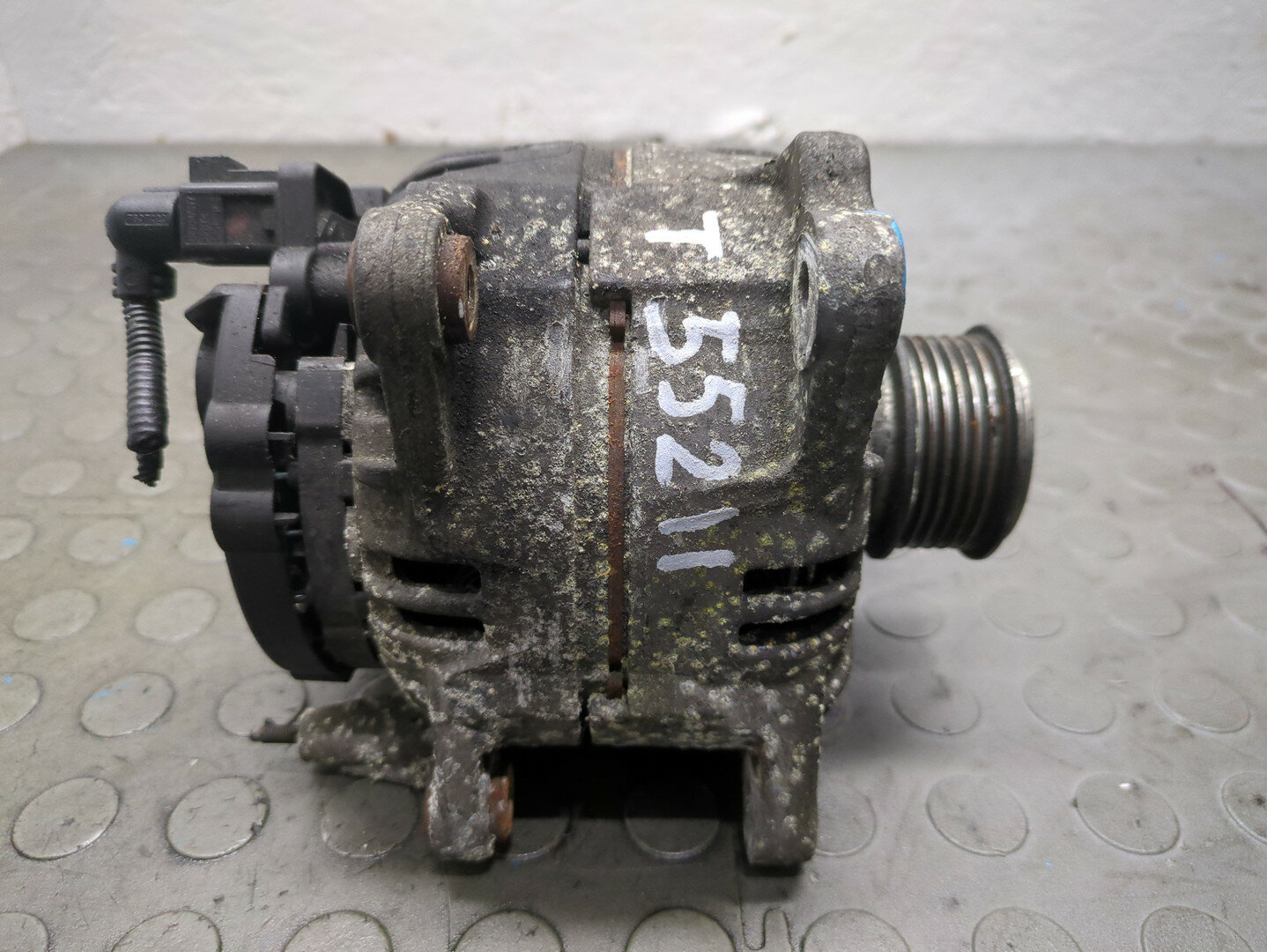 Генератор Volkswagen Transporter 5 Б/У