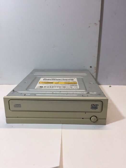 Оптический привод DVD ROM TSST SH-D162 IDE белый