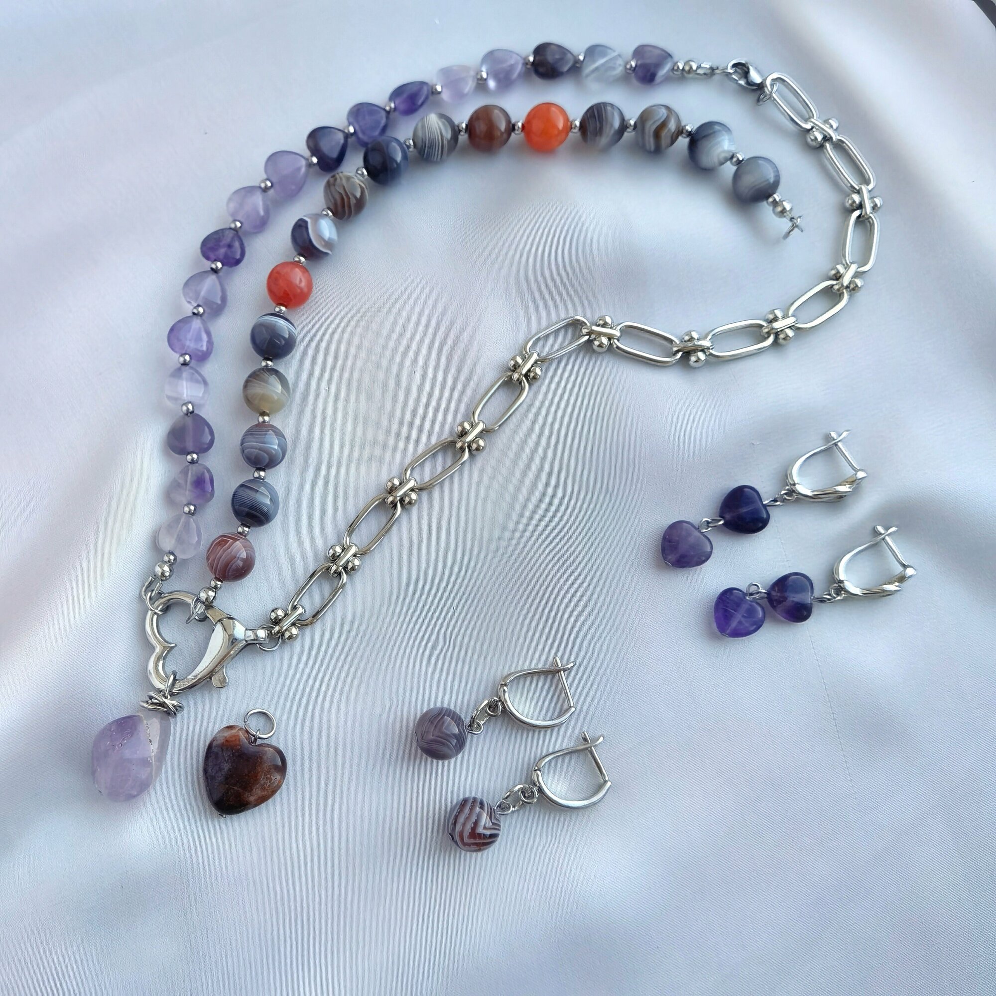 Комплект бижутерии Камни Елены: серьги, колье, подвеска, агат, аметист