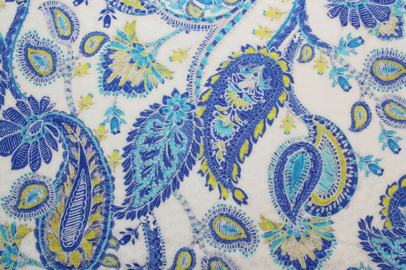 Ткань Шёлковый креп-жаккард молочного цвета с пейсли ярко-синие с бирюзовым и жёлтым, ш134см, 0,5 м