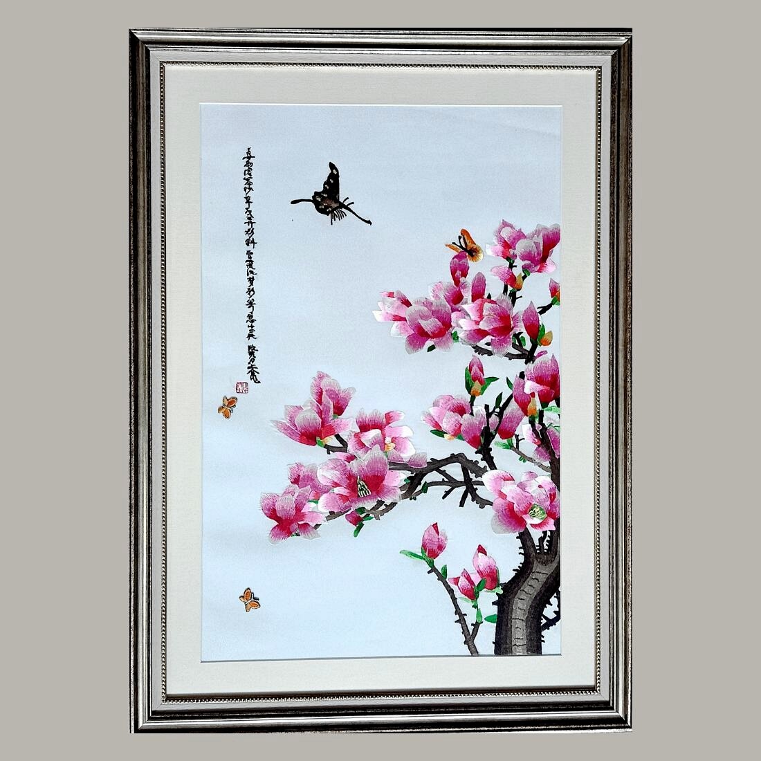 Картина Живой Шелк Магнолия с бабочками, вышивка шелком ручная с 3Dэффектом(73х52х3 см)багет+паспарту