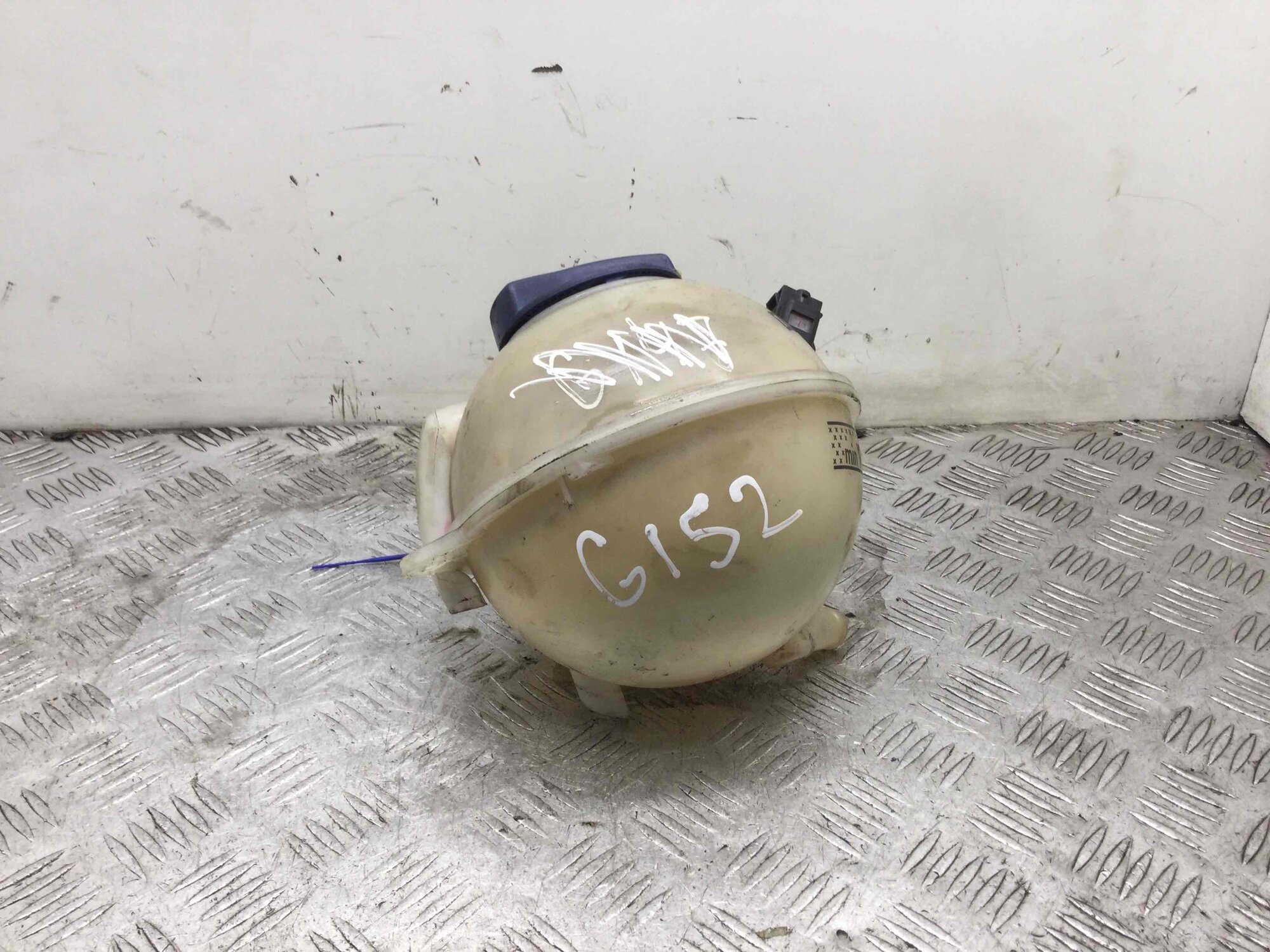 Б/У Бачок расширительный Volkswagen Golf 4 поколение (1997-2004) 2005 г.