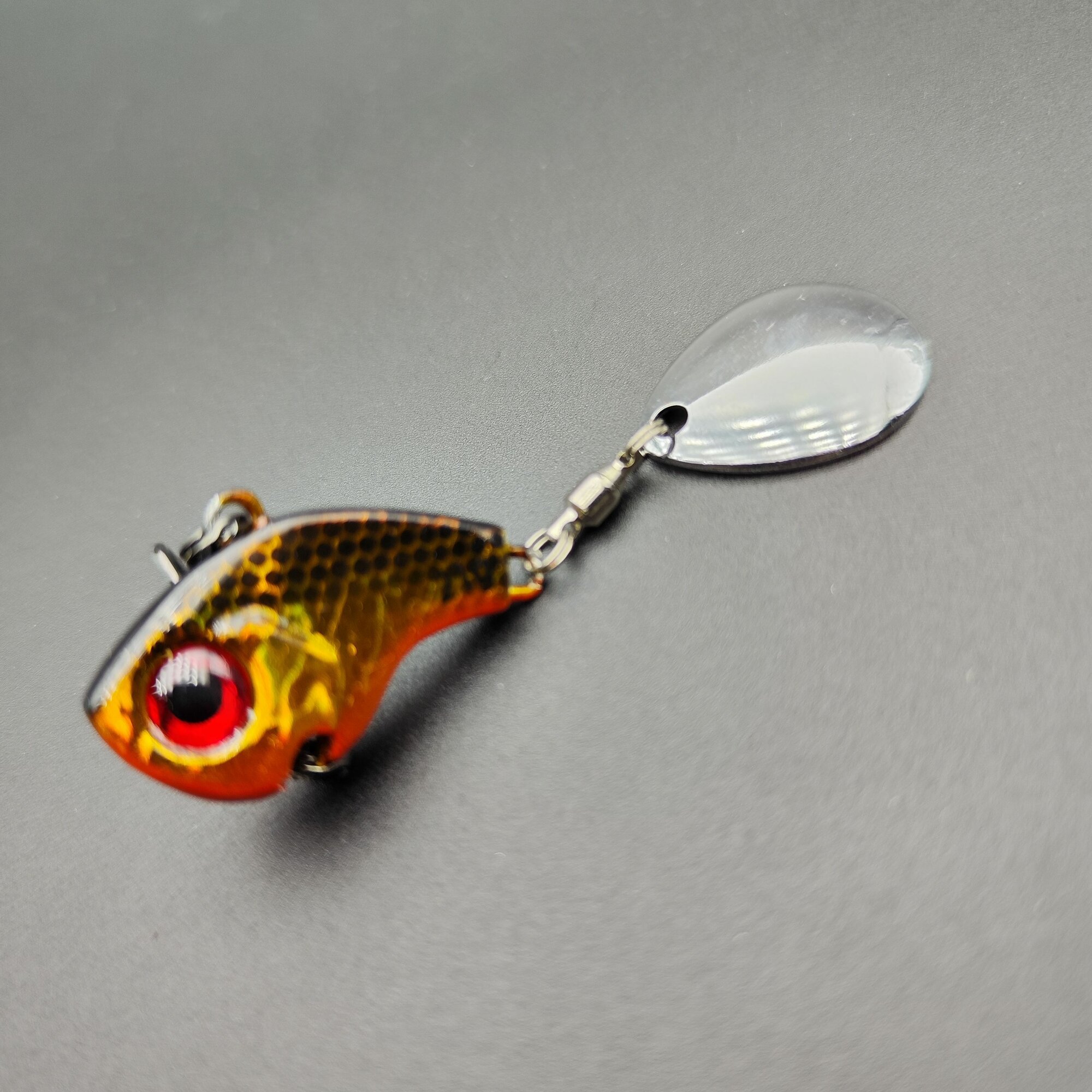 Тейл спинер Jackall Deracoup 23 Япония на окуня; щуку; судака