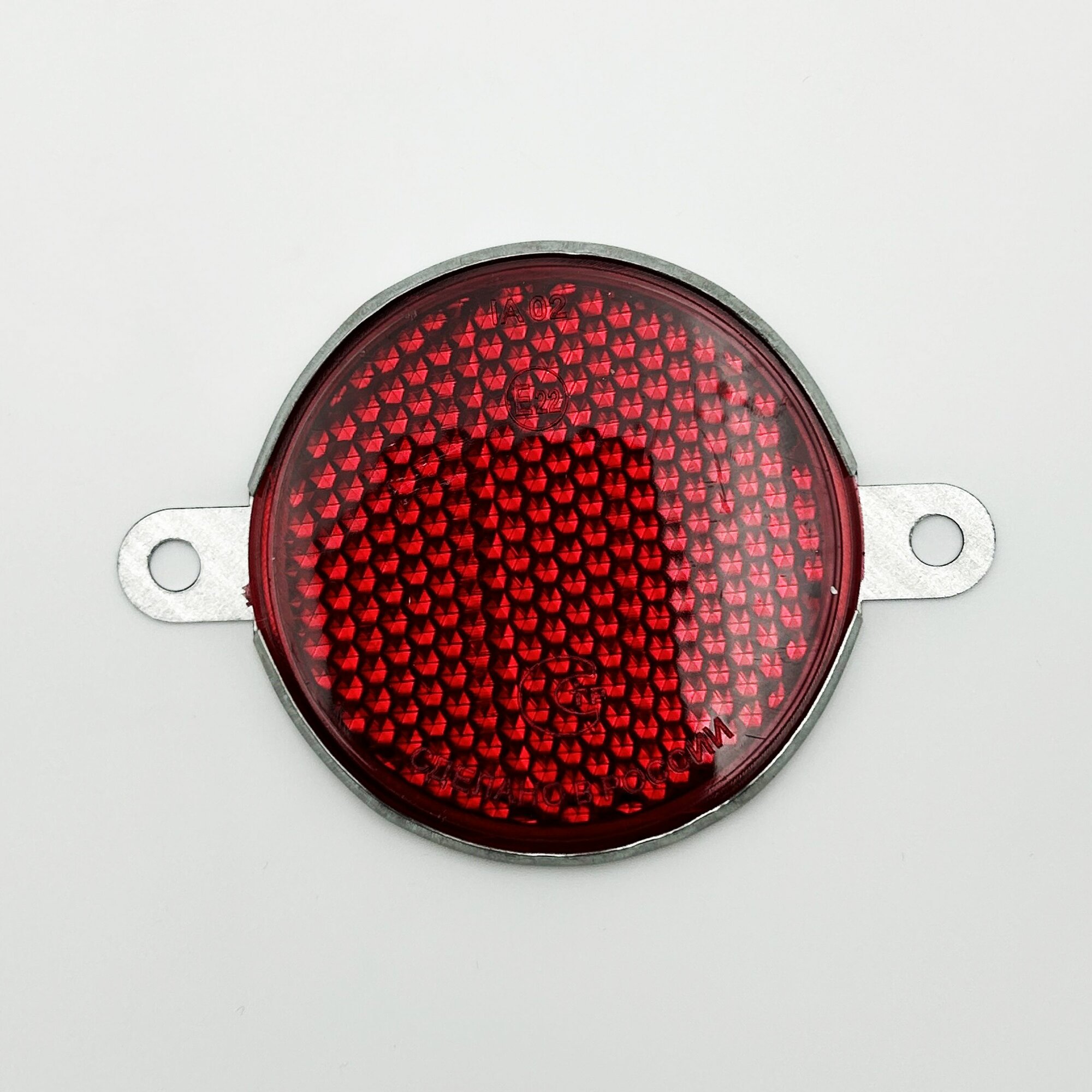 Световозвращатель круглый красный (катафот) под 2 болта для а/м Газ, Уаз, Зил, Маз, Паз и другие - арт. ФП310