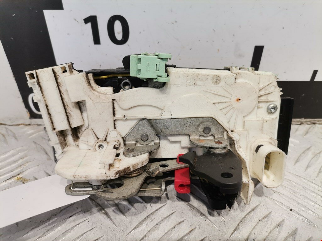 Замок двери задней правой Dodge Caliber (PM) 04589418AF арт. 1452172