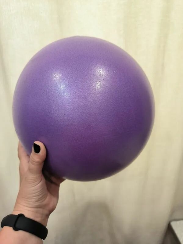 Мяч для йоги и пилатеса D25 см, фиолетовый