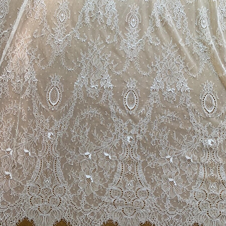 Французское кружево шантильи 150х300 см Off white