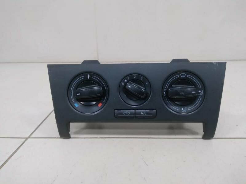 Блок управления отопителем Skoda Rapid 2012-2020 кат.номер: 5JA820045D