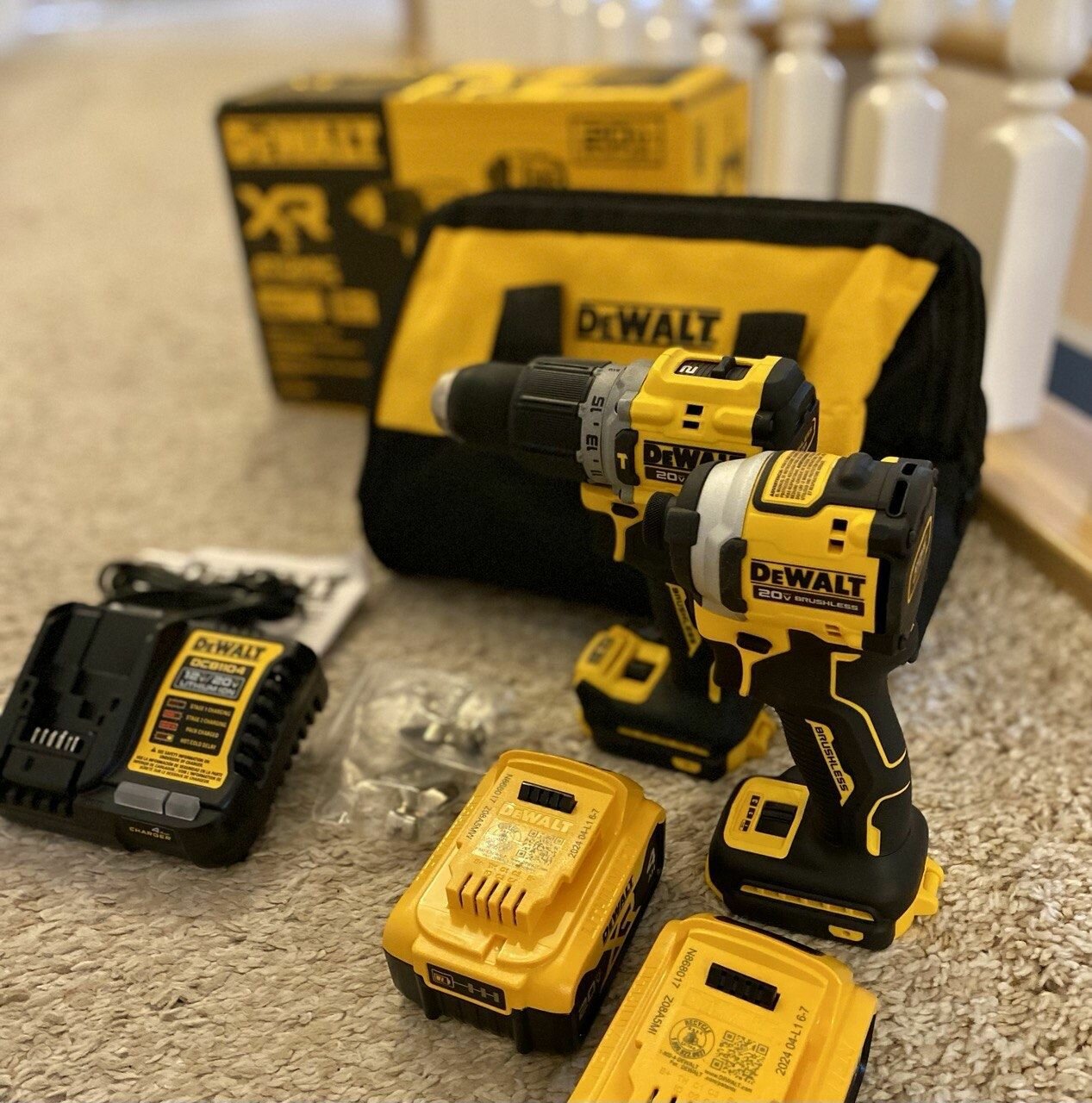 Набор электроинструмента DeWALT DCK2050M2 , винтоверт dewalt dcf850 , шуруповерт dcd805