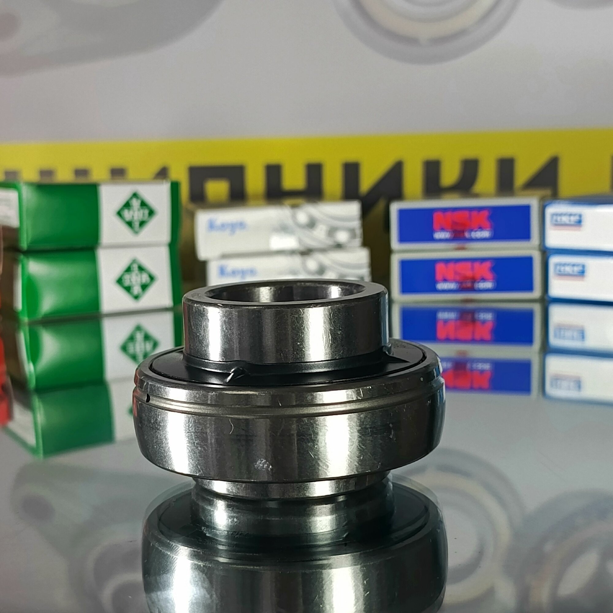 Подшипник UC-207 35*72*18