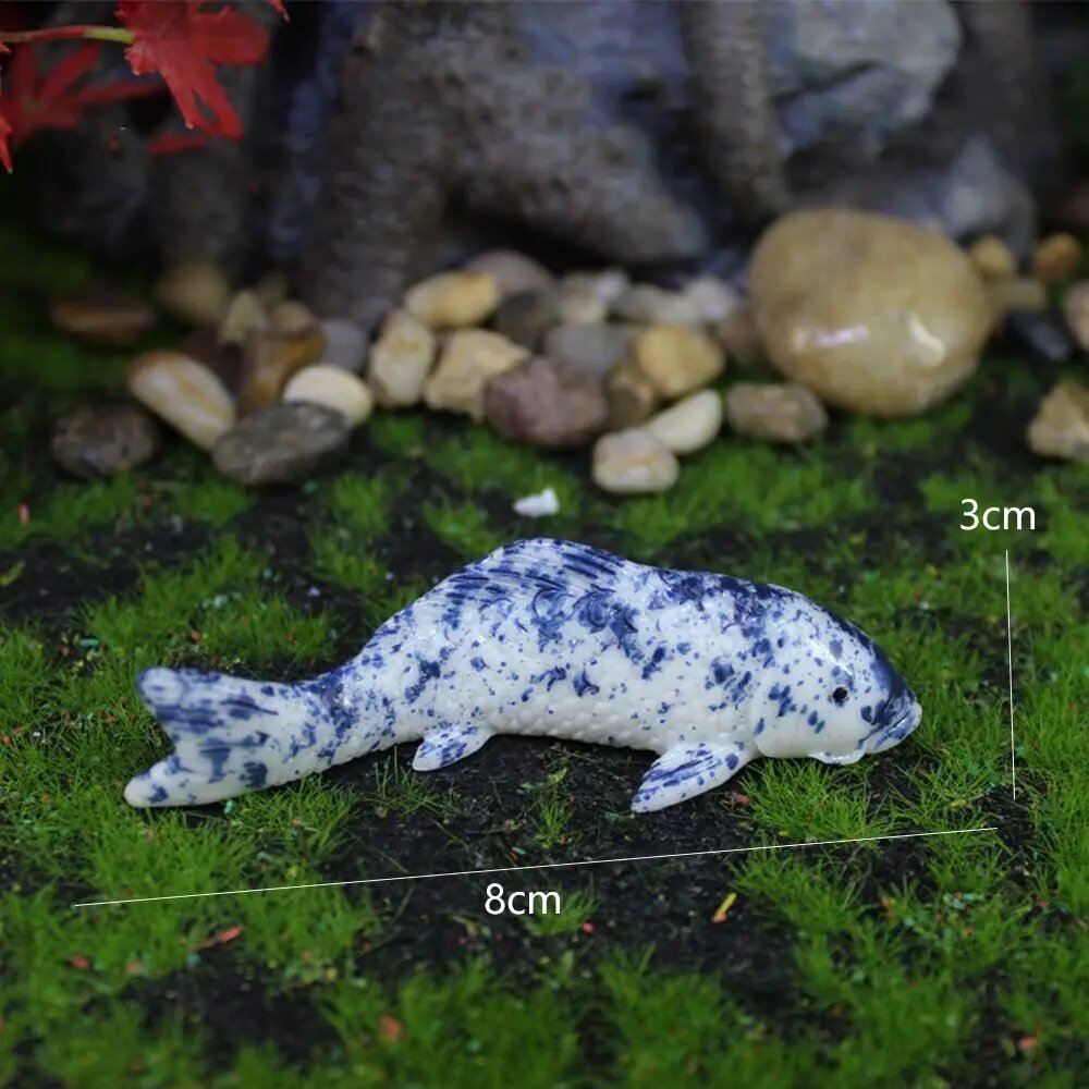 Мини фигурка рыбки кои из смолы