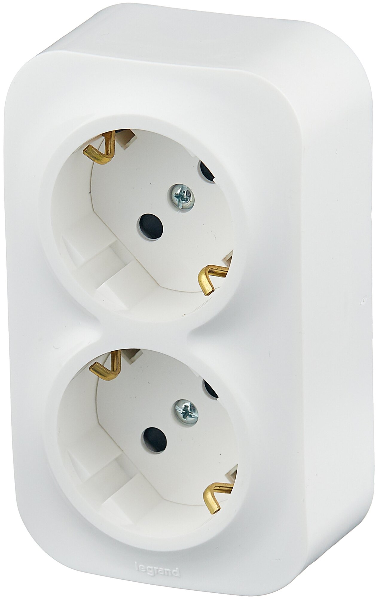 Розетка Legrand 782223 Quteo, 16 А, с защитной шторкой, с заземлением