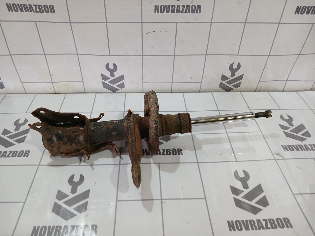 Амортизатор передний правый Audi 80 90 B3 86-91