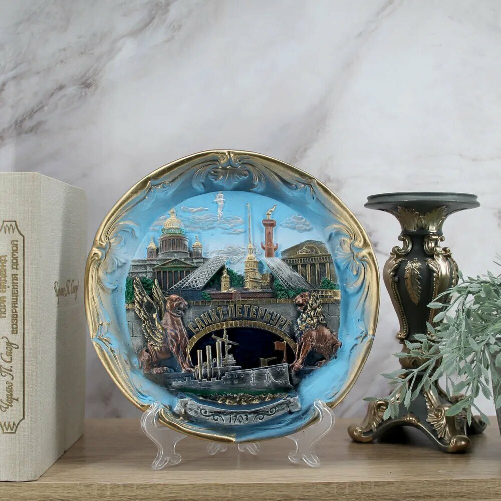 Сувенирная Тарелка Панно на подставке Достопримечательности Санкт-Петербурга . Коллаж , 21.5 см , ручная роспись , гипс