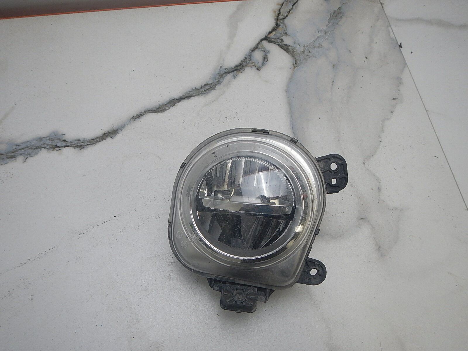 Б/У Фара противотуманная левая, BMW (БМВ)-X6 (F16) (14-19) BMW X6 (F16) (14-19) Сломано крепление, следы ремонта на креп...
