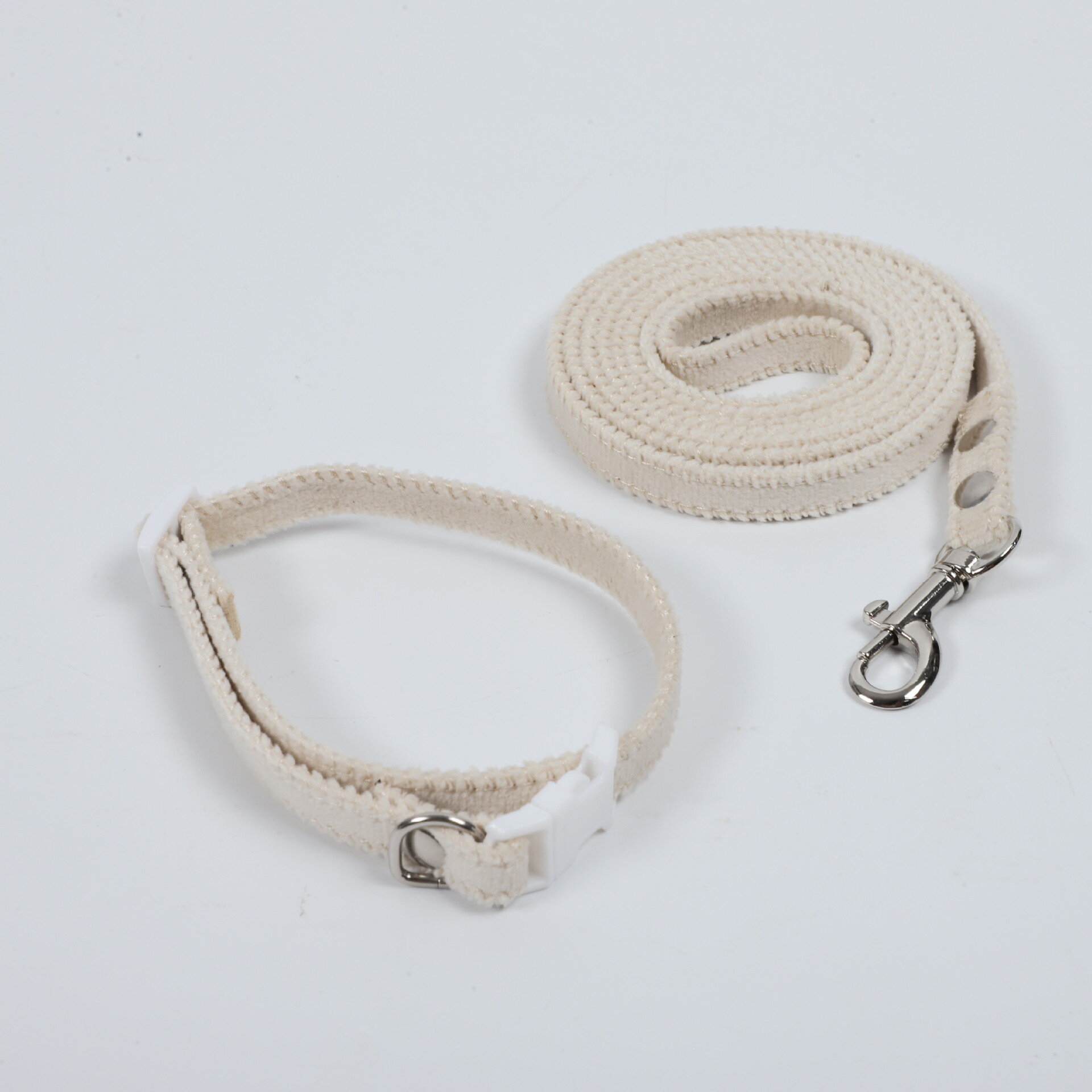 Набор ошейник и поводок для маленьких собак, белый цвет, регулируемый безопасный галстук с отражающей полосой