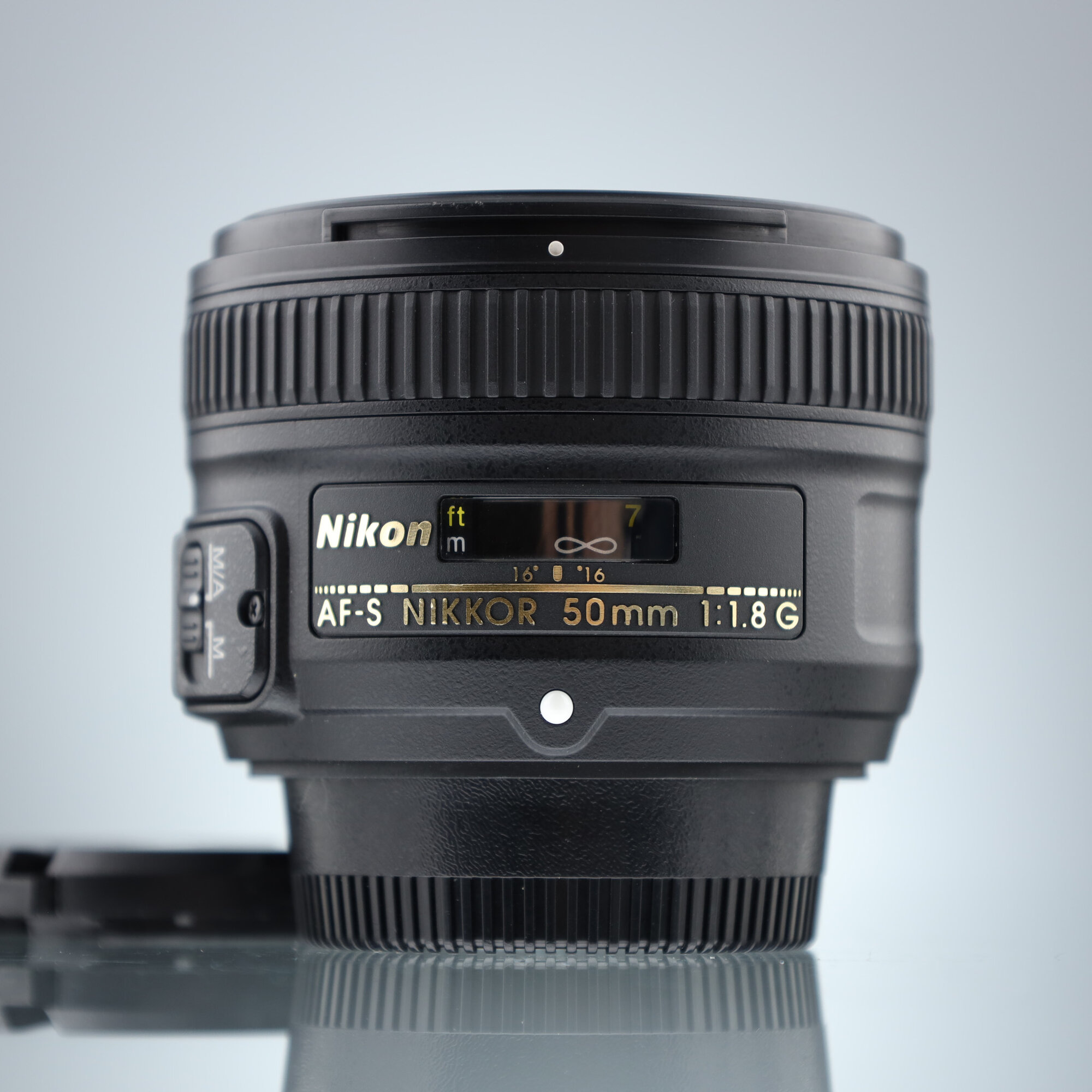 Объектив Nikon 50mm f/1.8G AF-S Nikkor, стандартный, фиксированный, черный