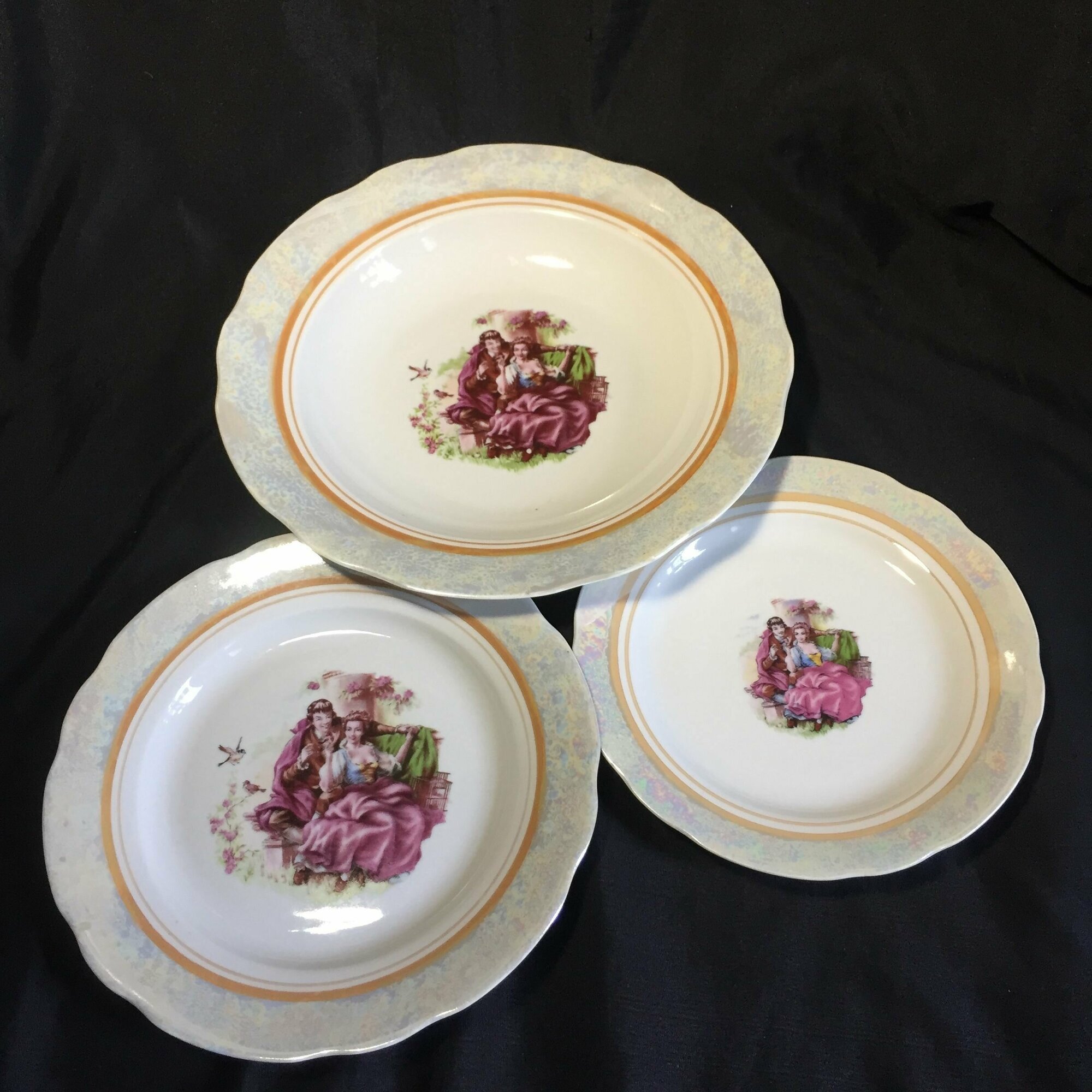 Обеденный набор тарелок "В лиловых тонах"