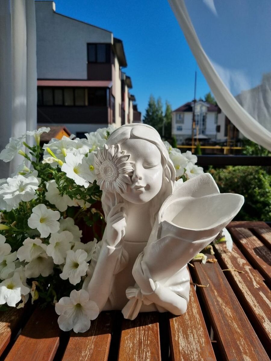 Гипсовая фигура "Дина. Девочка с Подсолнухом" Семейное Производство Лидер, высота 43 см