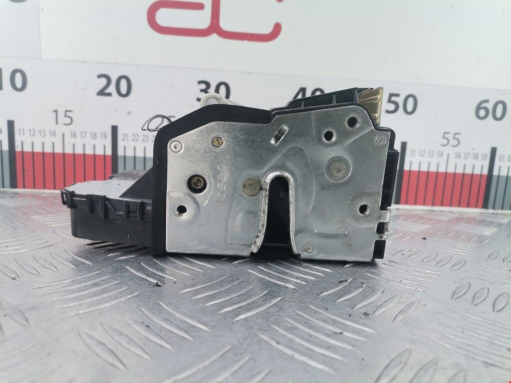 Замок двери передней правой BMW 3-Series (E46) 51217011244 арт. 1923535